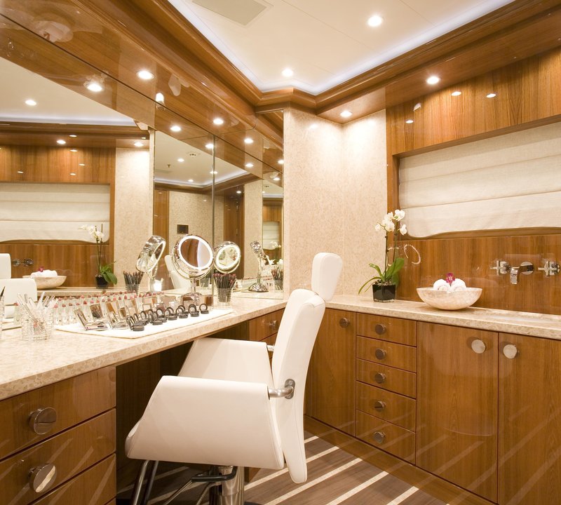 ALFA NERO - Layout Plan – Luxury Yacht Browser | by CHARTERWORLD ...